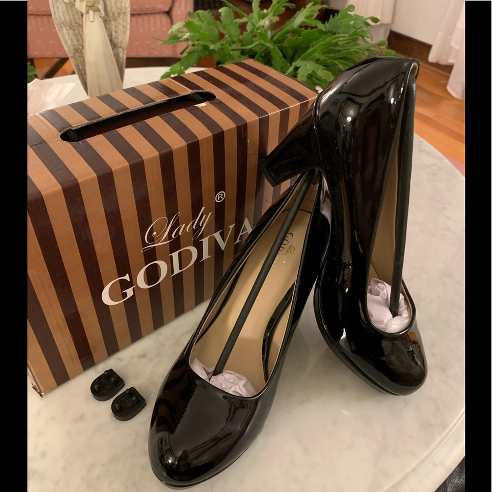 Lady Godiva Blake, Patent Leather Platform Pumps New - Gem